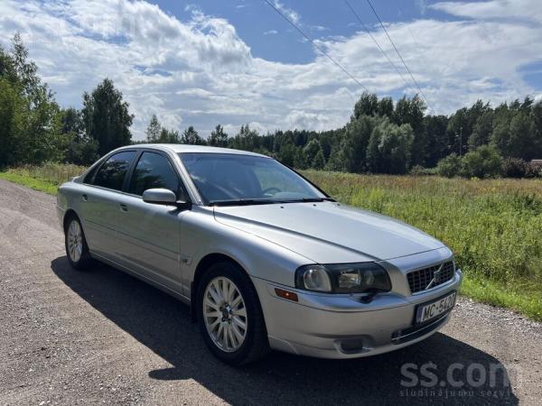 Grey Volvo S80 2003 in Riga, with an engine capacity of 2.40 L and mileage of 364 thousand km for 2075 €, photo 3 on AUTOMOTO.COM.LV