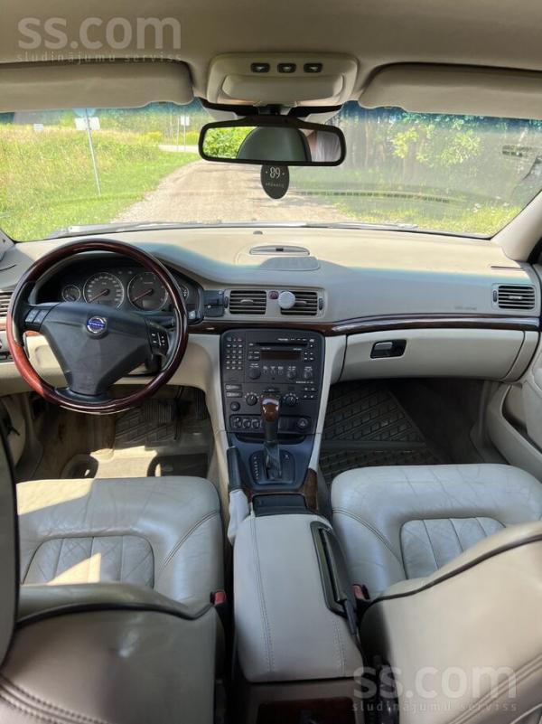 Grey Volvo S80 2003 in Riga, with an engine capacity of 2.40 L and mileage of 364 thousand km for 2075 €, photo 10 on AUTOMOTO.COM.LV