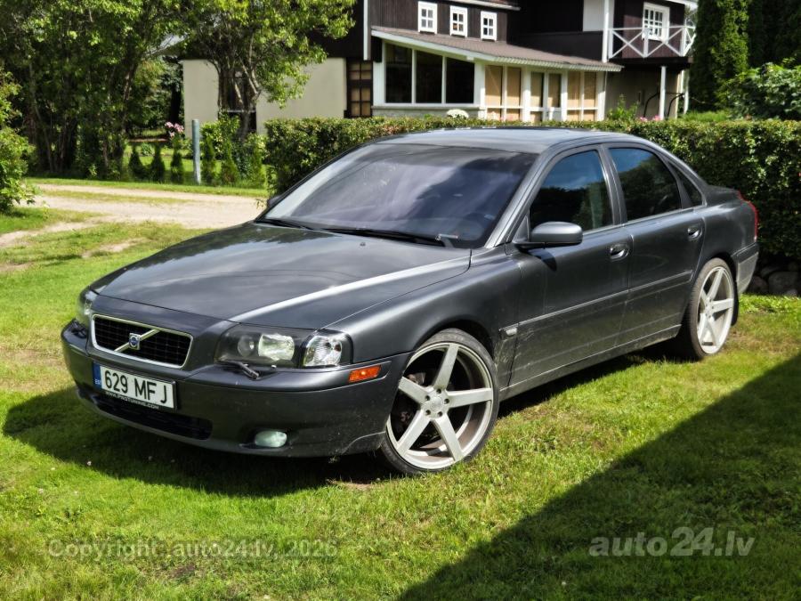 Grey Volvo S80 2003 in Tartu, with an engine capacity of 2.40 L and mileage of 369 thousand km for 3500 €, photo 4 on AUTOMOTO.COM.LV