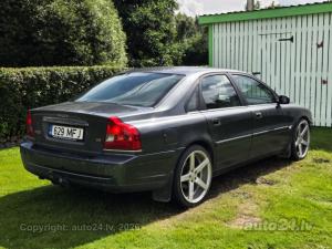 Grey Volvo S80 2003 in Tartu, with an engine capacity of 2.40 L and mileage of 369 thousand km for 3500 €, photo 5 on AUTOMOTO.COM.LV