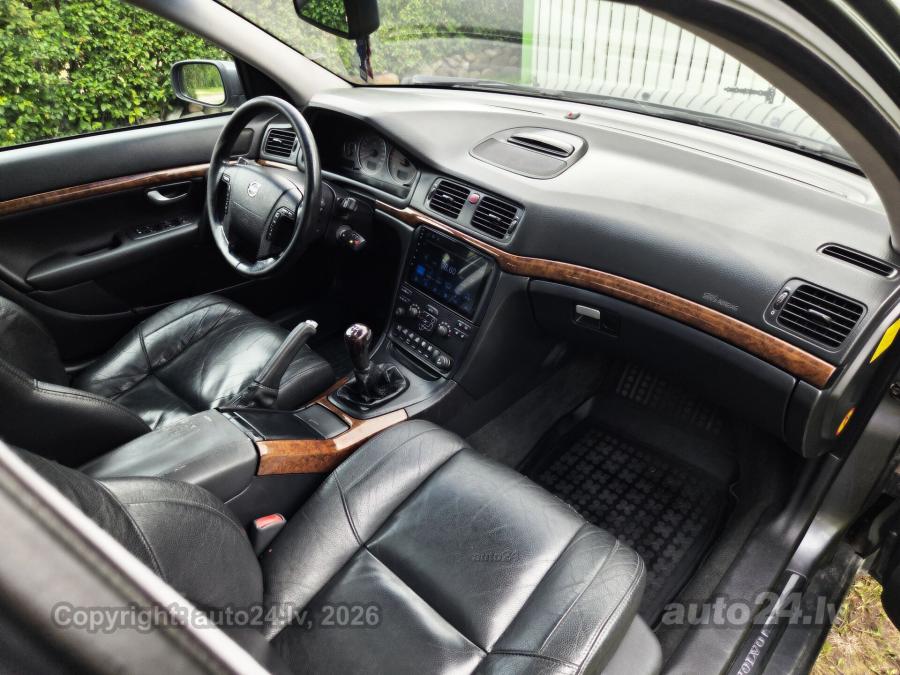 Grey Volvo S80 2003 in Tartu, with an engine capacity of 2.40 L and mileage of 369 thousand km for 3500 €, photo 8 on AUTOMOTO.COM.LV