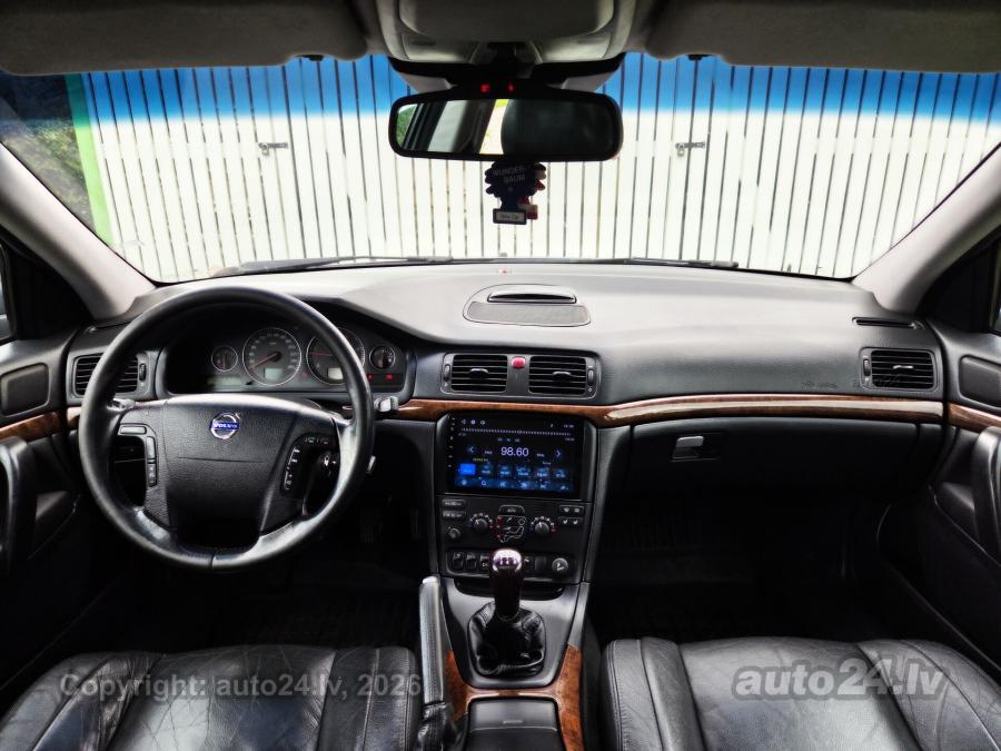Grey Volvo S80 2003 in Tartu, with an engine capacity of 2.40 L and mileage of 369 thousand km for 3500 €, photo 9 on AUTOMOTO.COM.LV