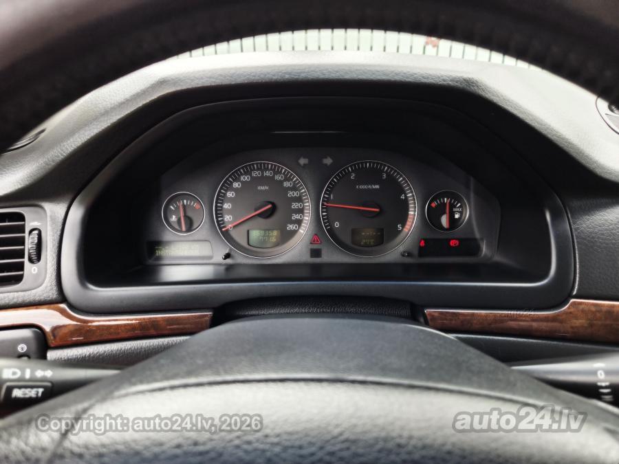 Grey Volvo S80 2003 in Tartu, with an engine capacity of 2.40 L and mileage of 369 thousand km for 3500 €, photo 10 on AUTOMOTO.COM.LV