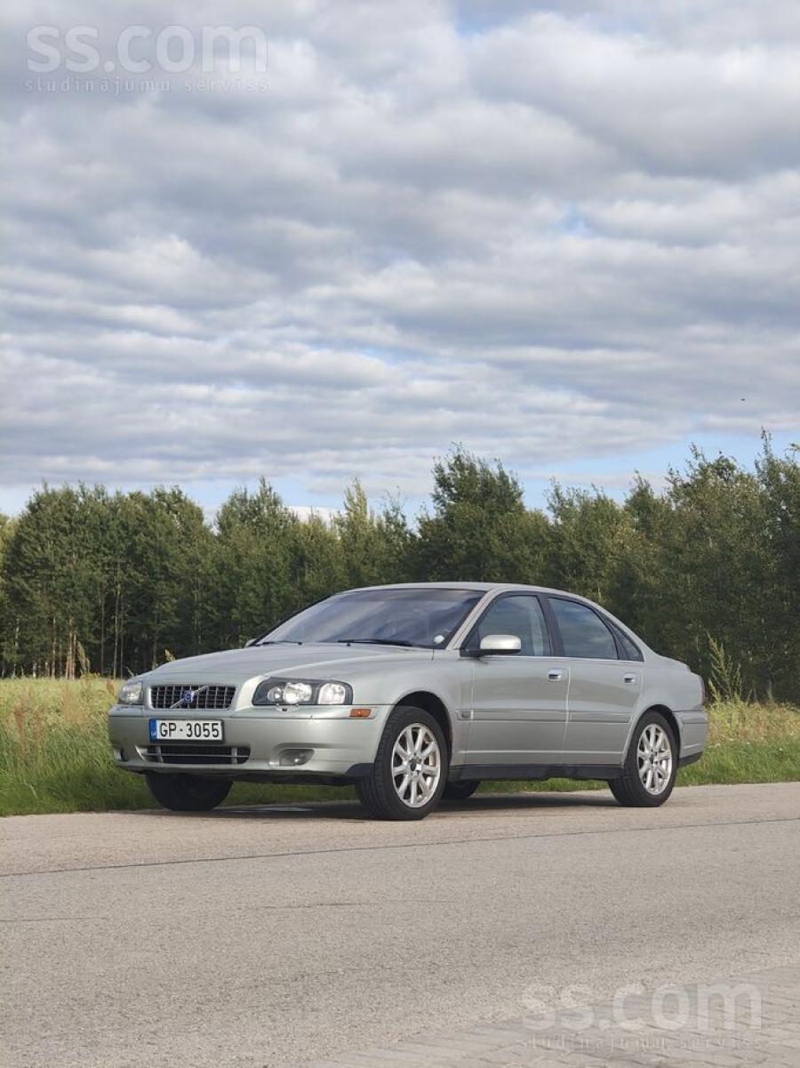 Grey Volvo S80 2003 in Riga, with an engine capacity of 2.40 L and mileage of 337 thousand km for 2000 €, photo 1 on AUTOMOTO.COM.LV