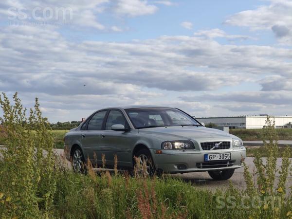 Grey Volvo S80 2003 in Riga, with an engine capacity of 2.40 L and mileage of 337 thousand km for 2000 €, photo 2 on AUTOMOTO.COM.LV