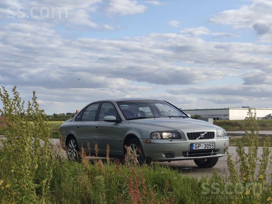 Grey Volvo S80 2003 in Riga, with an engine capacity of 2.40 L and mileage of 337 thousand km for 2000 €, photo 3 on AUTOMOTO.COM.LV