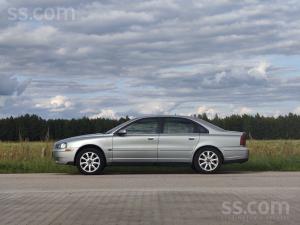 Grey Volvo S80 2003 in Riga, with an engine capacity of 2.40 L and mileage of 337 thousand km for 2000 €, photo 4 on AUTOMOTO.COM.LV