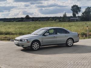 Grey Volvo S80 2003 in Riga, with an engine capacity of 2.40 L and mileage of 337 thousand km for 2000 €, photo 5 on AUTOMOTO.COM.LV