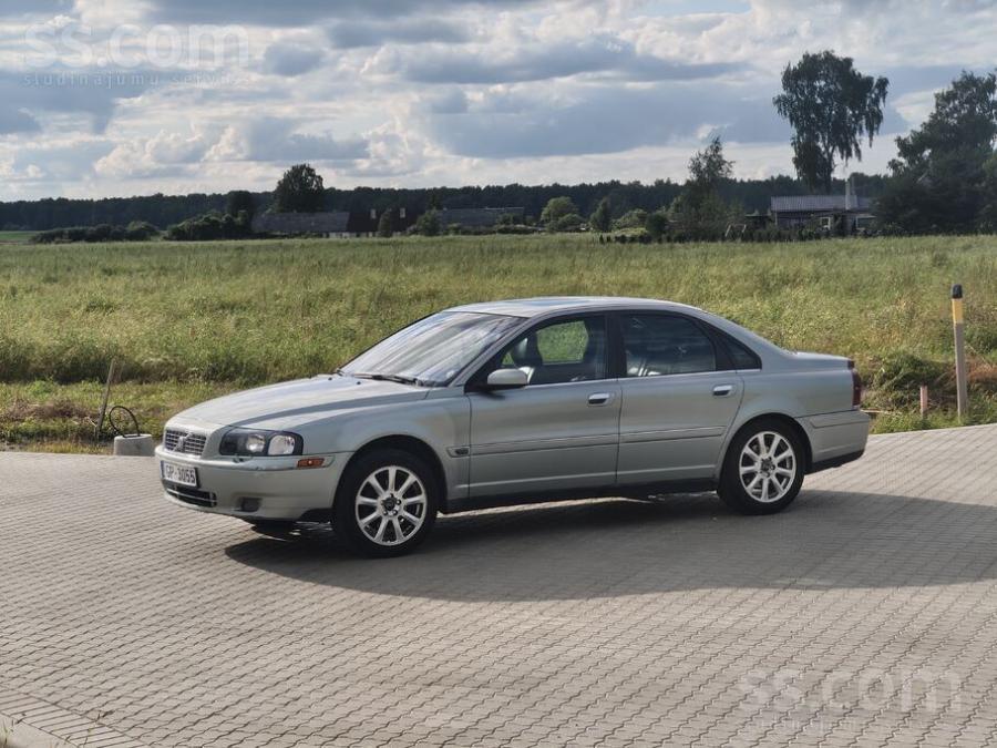 Grey Volvo S80 2003 in Riga, with an engine capacity of 2.40 L and mileage of 337 thousand km for 2000 €, photo 5 on AUTOMOTO.COM.LV