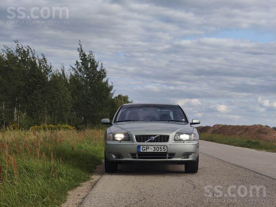 Grey Volvo S80 2003 in Riga, with an engine capacity of 2.40 L and mileage of 337 thousand km for 2000 €, photo 6 on AUTOMOTO.COM.LV
