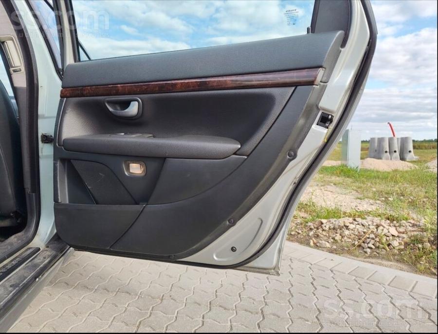 Grey Volvo S80 2003 in Riga, with an engine capacity of 2.40 L and mileage of 337 thousand km for 2000 €, photo 15 on AUTOMOTO.COM.LV