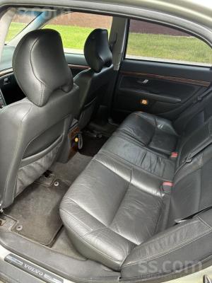 Grey Volvo S80 2003 in Ventspils, with an engine capacity of 2.40 L and mileage of 356 thousand km for 1500 €, photo 4 on AUTOMOTO.COM.LV
