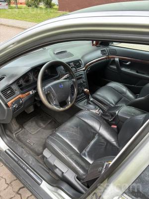 Grey Volvo S80 2003 in Ventspils, with an engine capacity of 2.40 L and mileage of 356 thousand km for 1500 €, photo 6 on AUTOMOTO.COM.LV