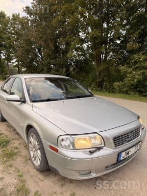Grey Volvo S80 2003 in Rezekne, with an engine capacity of 2.40 L and mileage of 450 thousand km for 1350 €, photo 3 on AUTOMOTO.COM.LV