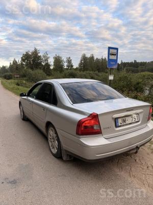 Grey Volvo S80 2003 in Rezekne, with an engine capacity of 2.40 L and mileage of 450 thousand km for 1350 €, photo 5 on AUTOMOTO.COM.LV
