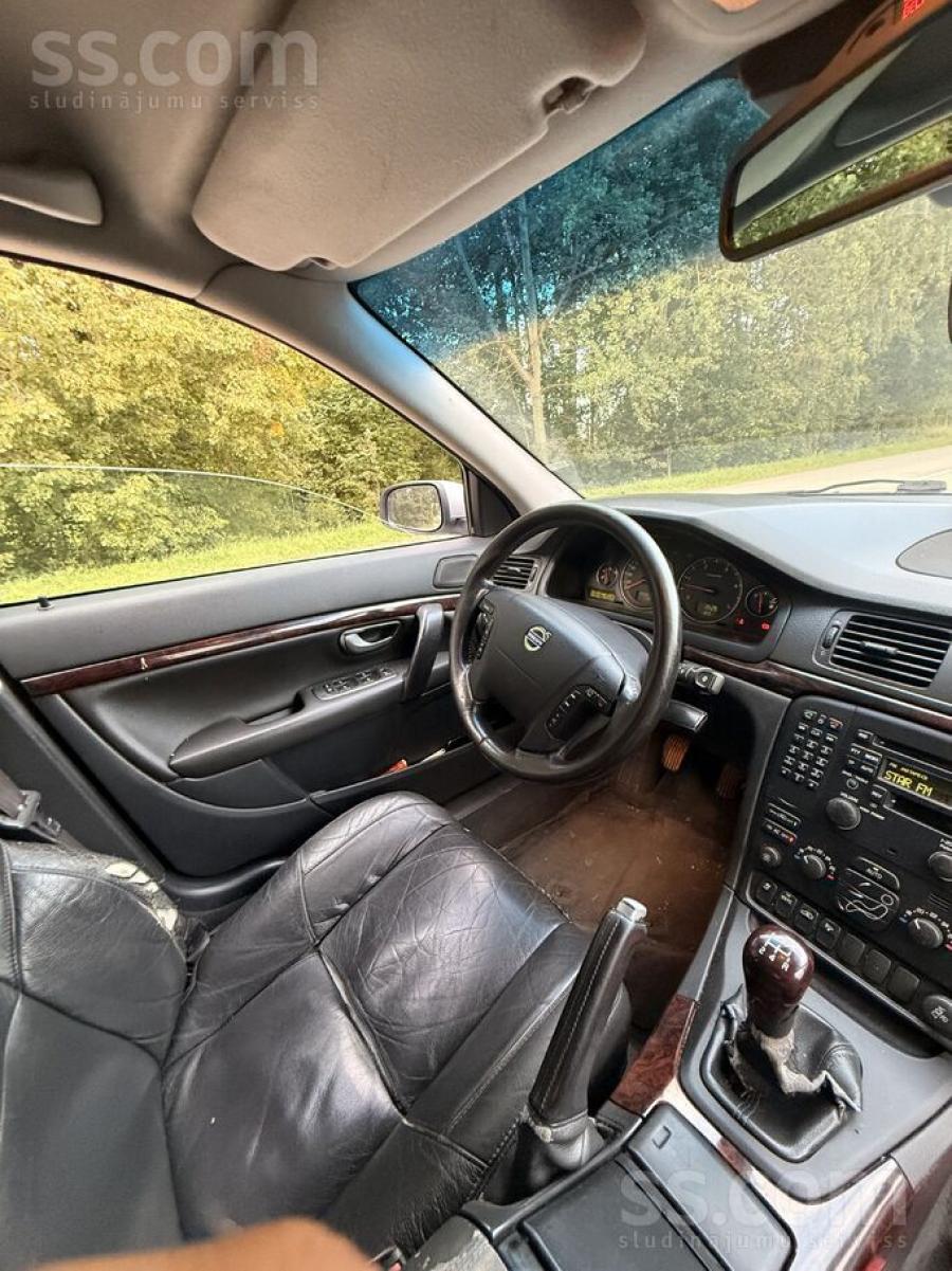 Grey Volvo S80 2003 in Rezekne, with an engine capacity of 2.40 L and mileage of 450 thousand km for 1350 €, photo 6 on AUTOMOTO.COM.LV