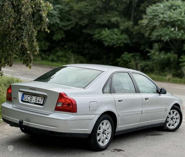 Grey Volvo S80 2003 in Vilnius, with an engine capacity of 2.40 L and mileage of 291 thousand km for 900 €, photo 7 on AUTOMOTO.COM.LV