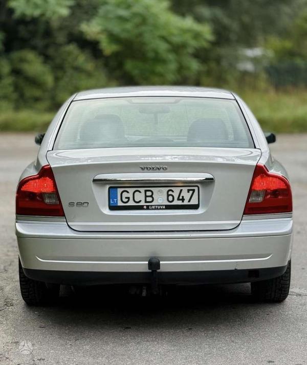 Grey Volvo S80 2003 in Vilnius, with an engine capacity of 2.40 L and mileage of 291 thousand km for 900 €, photo 8 on AUTOMOTO.COM.LV