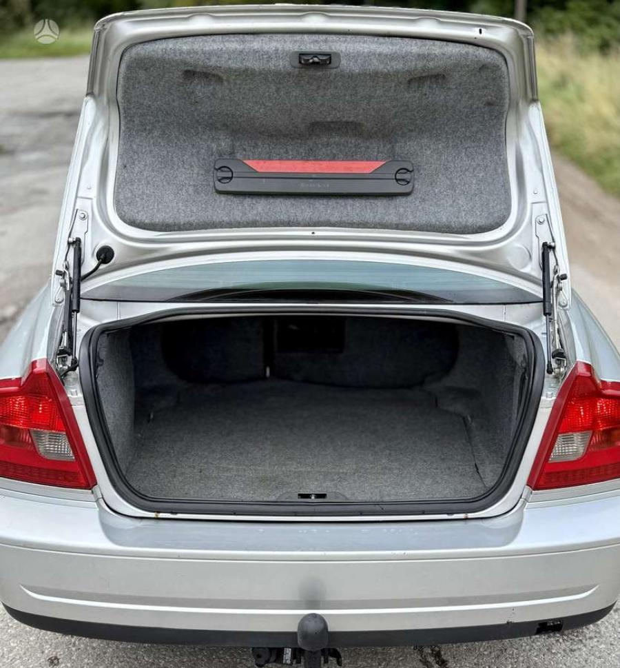 Pelēks Volvo S80 2003 Viļņa, ar dzinēja tilpumu 2.40 L un nobraukumu 291 tūkst. km par 900 €, foto 9 vietnē AUTOMOTO.COM.LV