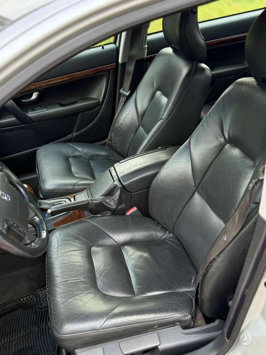 Pelēks Volvo S80 2003 Viļņa, ar dzinēja tilpumu 2.40 L un nobraukumu 291 tūkst. km par 900 €, foto 12 vietnē AUTOMOTO.COM.LV