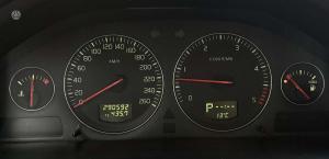 Pelēks Volvo S80 2003 Viļņa, ar dzinēja tilpumu 2.40 L un nobraukumu 291 tūkst. km par 900 €, foto 17 vietnē AUTOMOTO.COM.LV