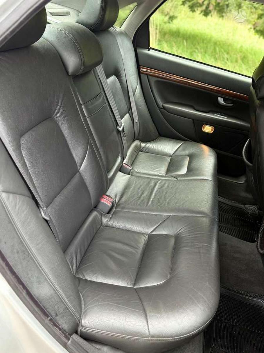 Pelēks Volvo S80 2003 Viļņa, ar dzinēja tilpumu 2.40 L un nobraukumu 291 tūkst. km par 900 €, foto 20 vietnē AUTOMOTO.COM.LV