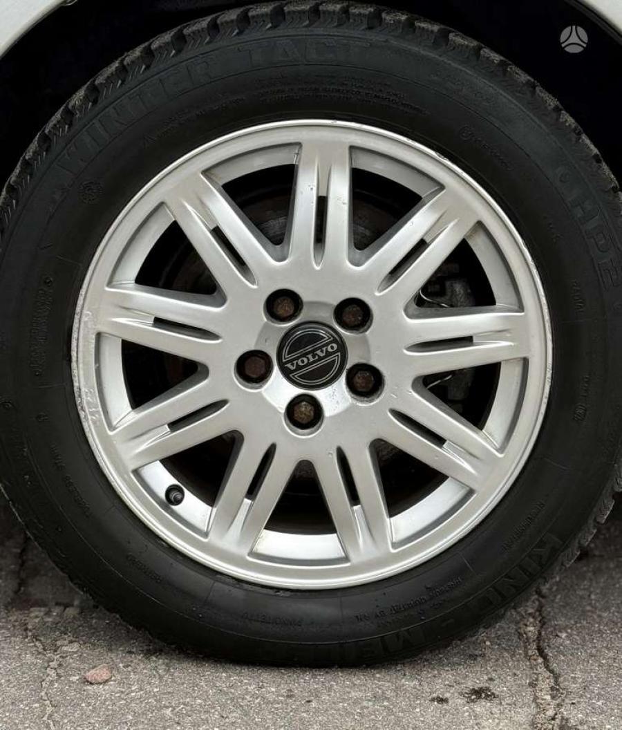 Pelēks Volvo S80 2003 Viļņa, ar dzinēja tilpumu 2.40 L un nobraukumu 291 tūkst. km par 900 €, foto 21 vietnē AUTOMOTO.COM.LV