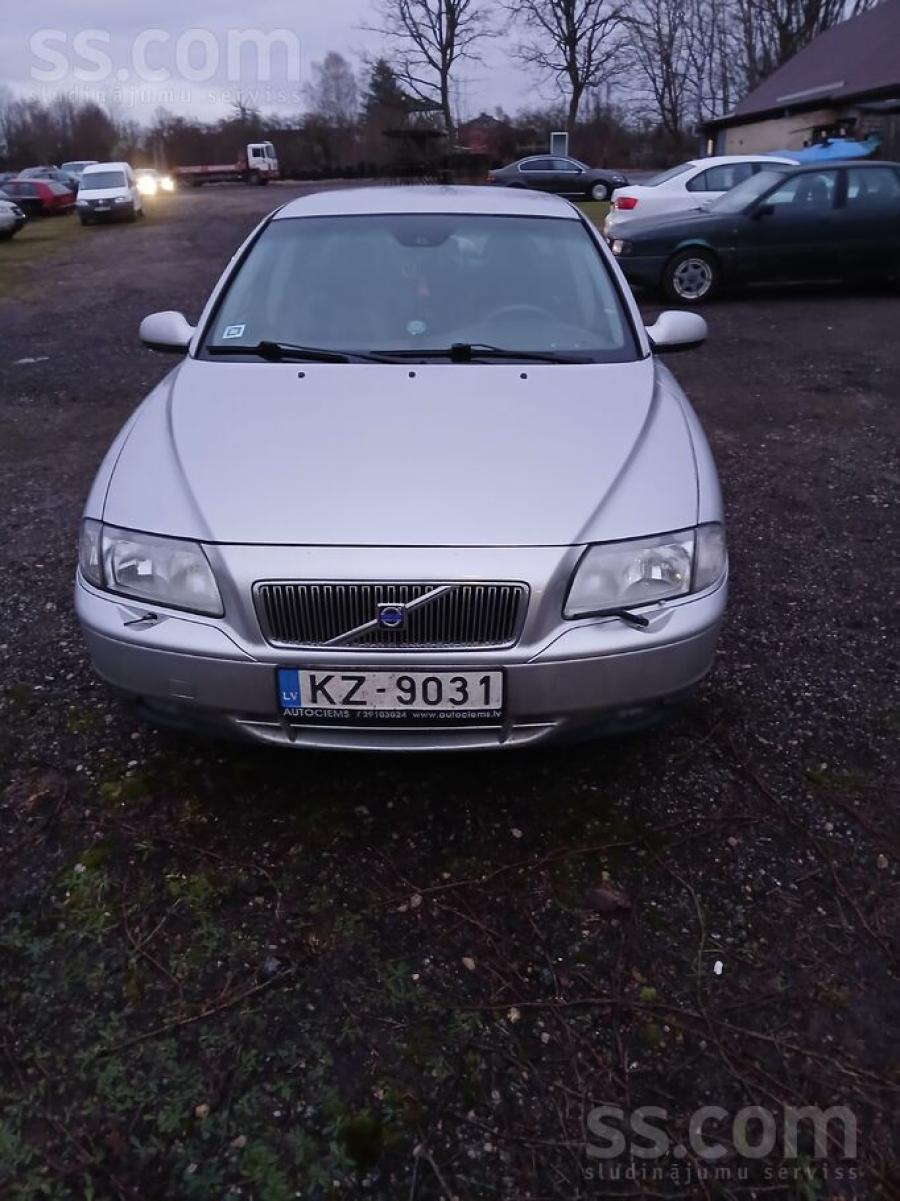 Pelēks Volvo S80 2004 Ogre, ar dzinēja tilpumu 2.40 L un nobraukumu 306 tūkst. km par 900 €, foto 4 vietnē AUTOMOTO.COM.LV