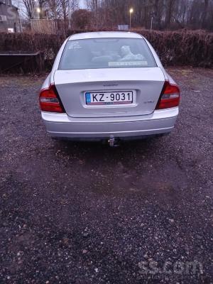 Pelēks Volvo S80 2004 Ogre, ar dzinēja tilpumu 2.40 L un nobraukumu 306 tūkst. km par 900 €, foto 7 vietnē AUTOMOTO.COM.LV
