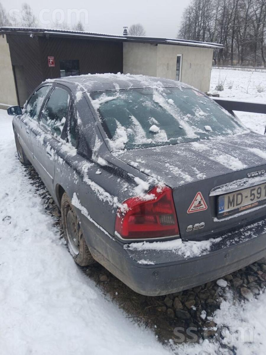 Pelēks Volvo S80 2004 Rīga, ar dzinēja tilpumu 2.50 L un nobraukumu 360 tūkst. km par 1850 €, foto 2 vietnē AUTOMOTO.COM.LV