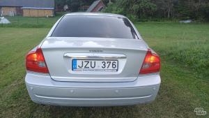 Grey Volvo S80 2004 in Vilnius, with an engine capacity of 2.40 L and mileage of 369 thousand km for 1770 €, photo 4 on AUTOMOTO.COM.LV