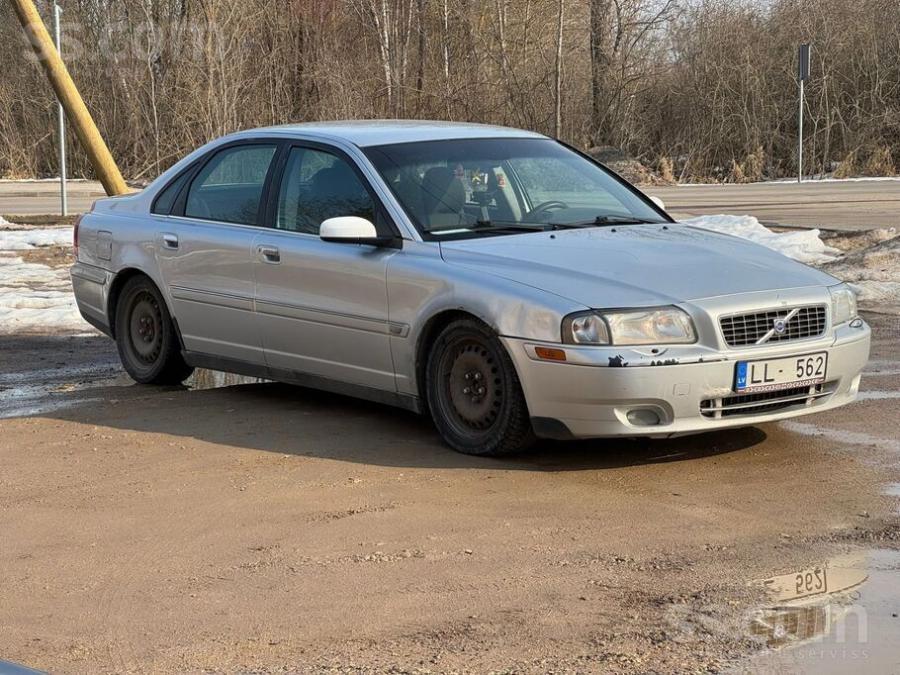 Grey Volvo S80 2004 in Ludza, with an engine capacity of 2.40 L and mileage of 212 thousand km for 1100 €, photo 5 on AUTOMOTO.COM.LV