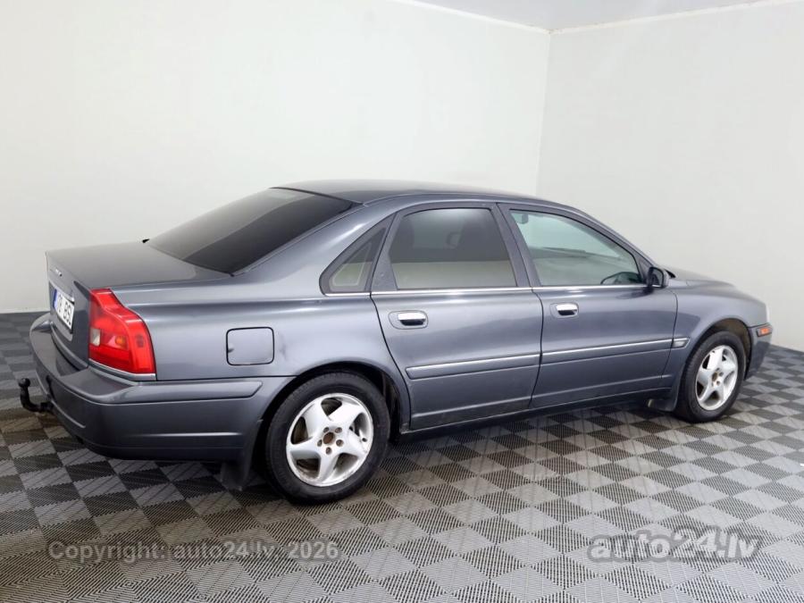 Pelēks Volvo S80 2004 Tallina, ar dzinēja tilpumu 2.40 L un nobraukumu 408 tūkst. km par 1299 €, foto 3 vietnē AUTOMOTO.COM.LV