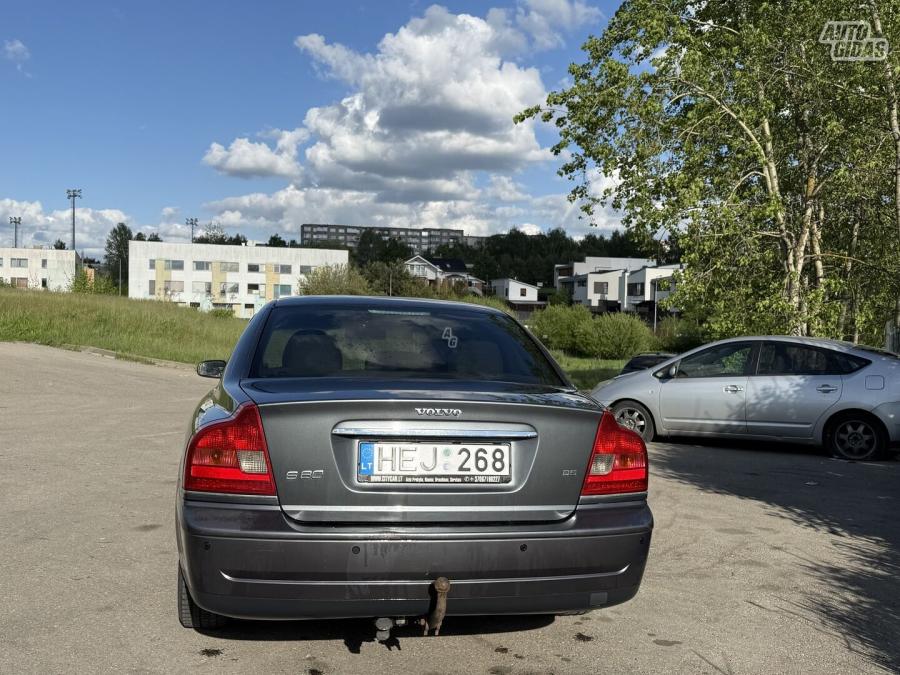 Pelēks Volvo S80 2004 Viļņa, ar dzinēja tilpumu 2.40 L un nobraukumu 329 tūkst. km par 1200 €, foto 6 vietnē AUTOMOTO.COM.LV