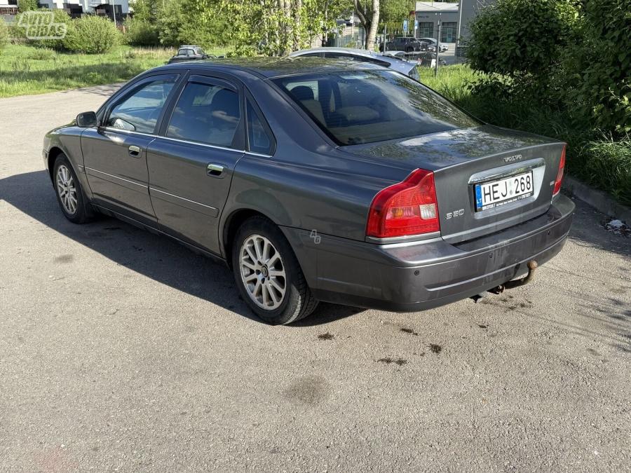 Pelēks Volvo S80 2004 Viļņa, ar dzinēja tilpumu 2.40 L un nobraukumu 329 tūkst. km par 1200 €, foto 7 vietnē AUTOMOTO.COM.LV