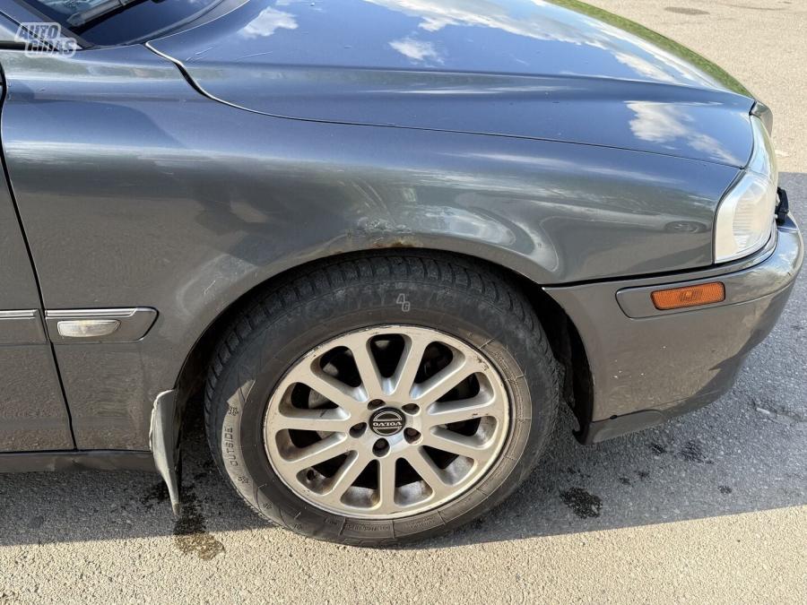 Pelēks Volvo S80 2004 Viļņa, ar dzinēja tilpumu 2.40 L un nobraukumu 329 tūkst. km par 1200 €, foto 10 vietnē AUTOMOTO.COM.LV