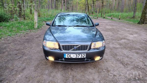 Pelēks Volvo S80 2004 Rīga, ar dzinēja tilpumu 2.50 L un nobraukumu 318 tūkst. km par 995 €, foto 2 vietnē AUTOMOTO.COM.LV