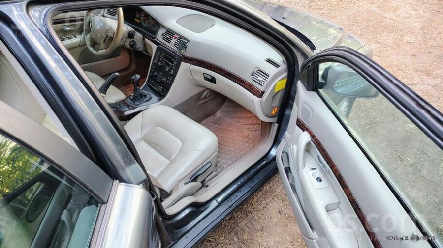 Pelēks Volvo S80 2004 Rīga, ar dzinēja tilpumu 2.50 L un nobraukumu 318 tūkst. km par 995 €, foto 9 vietnē AUTOMOTO.COM.LV