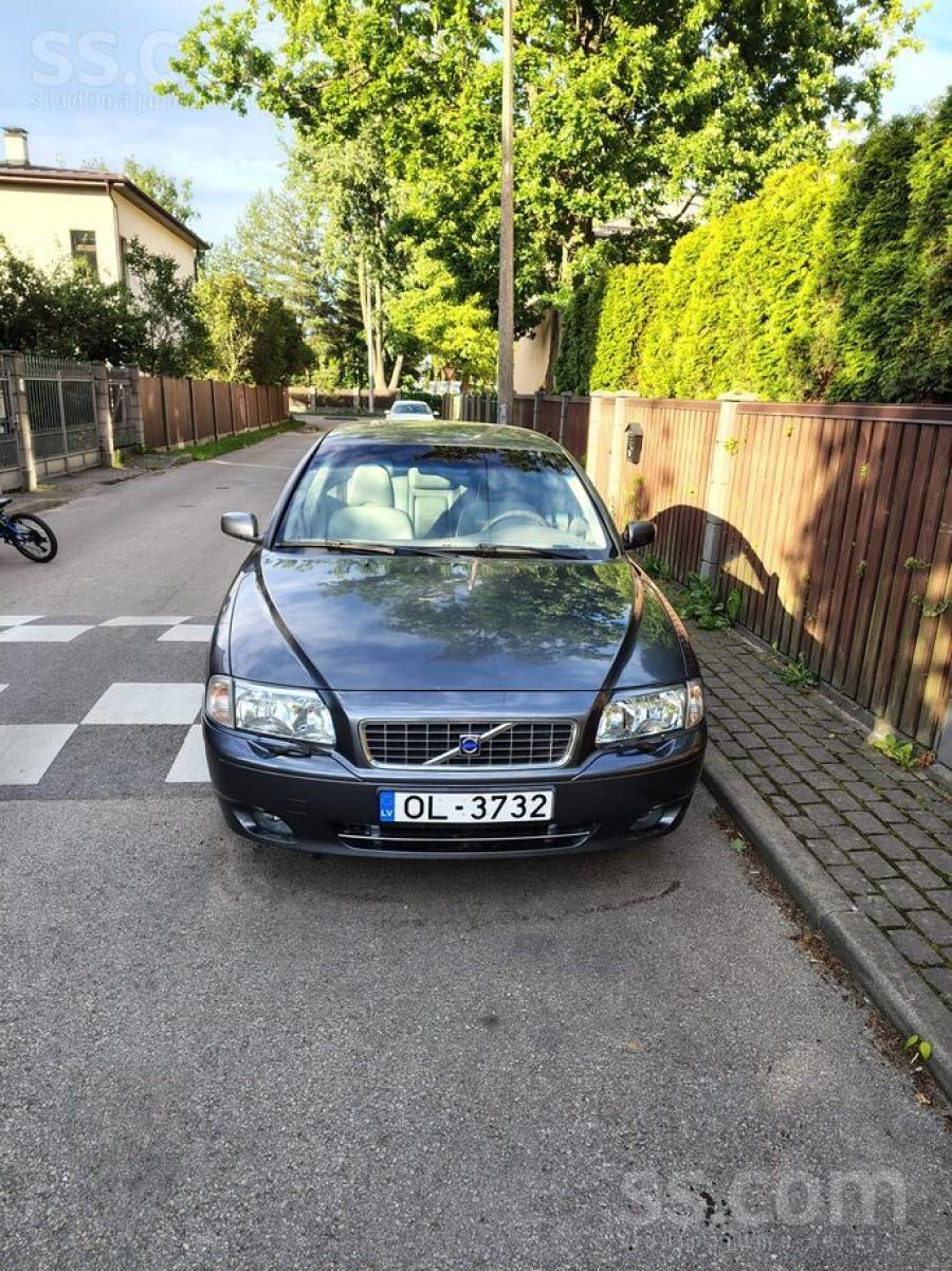 Grey Volvo S80 2004 in Riga, with an engine capacity of 2.50 L and mileage of 318 thousand km for 1055 €, photo 4 on AUTOMOTO.COM.LV