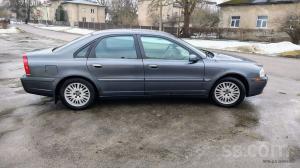 Grey Volvo S80 2004 in Riga, with an engine capacity of 2.50 L and mileage of 318 thousand km for 995 €, photo 5 on AUTOMOTO.COM.LV