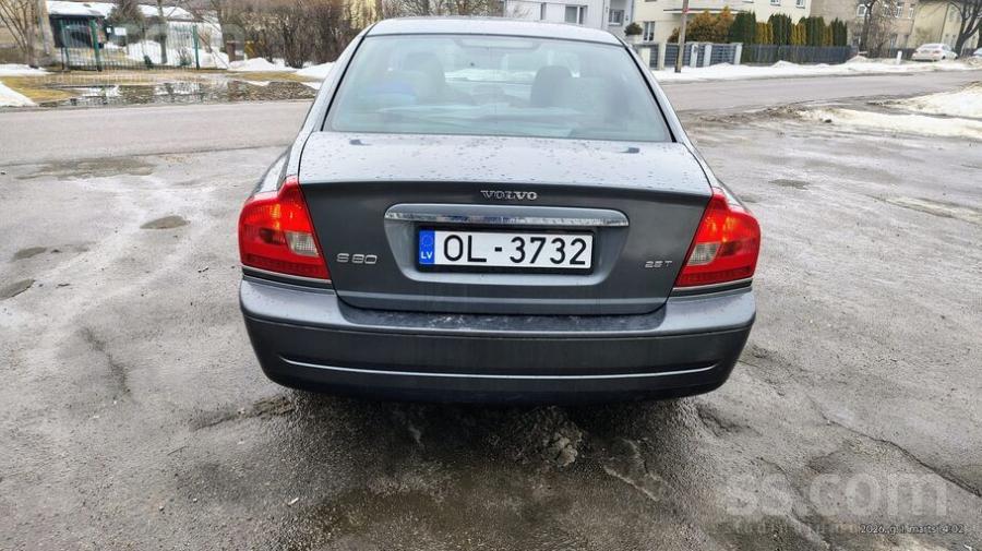 Grey Volvo S80 2004 in Riga, with an engine capacity of 2.50 L and mileage of 318 thousand km for 995 €, photo 13 on AUTOMOTO.COM.LV