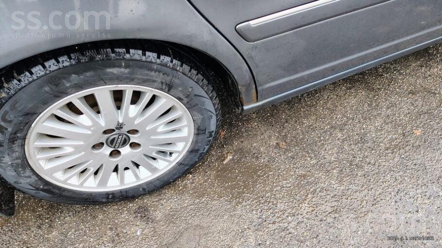 Pelēks Volvo S80 2004 Rīga, ar dzinēja tilpumu 2.50 L un nobraukumu 318 tūkst. km par 995 €, foto 6 vietnē AUTOMOTO.COM.LV