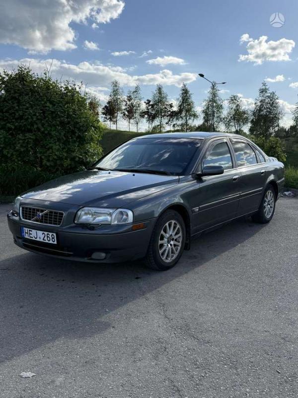 Pelēks Volvo S80 2004 Viļņa, ar dzinēja tilpumu 2.40 L un nobraukumu 329 tūkst. km par 1000 €, foto 1 vietnē AUTOMOTO.COM.LV
