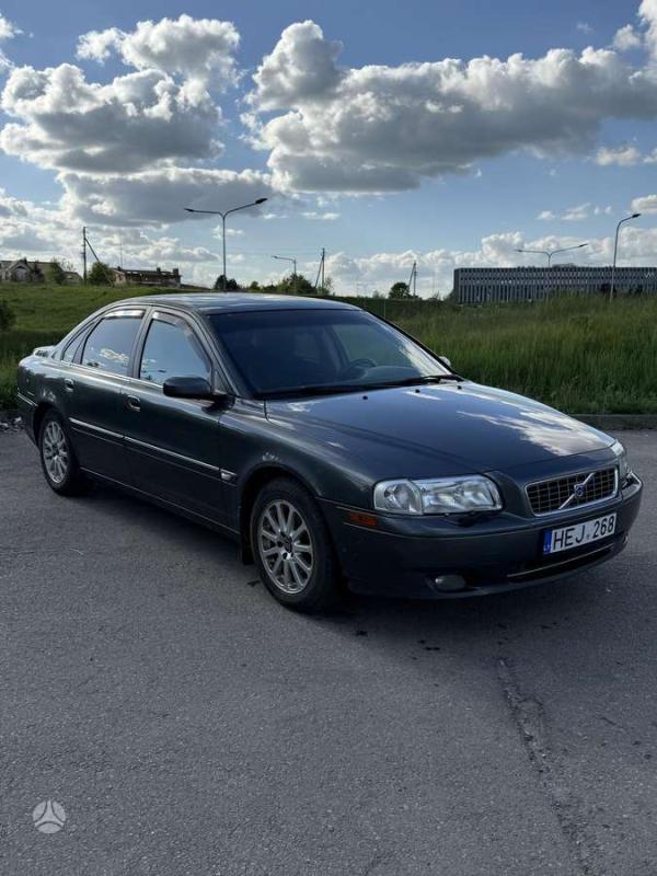 Pelēks Volvo S80 2004 Viļņa, ar dzinēja tilpumu 2.40 L un nobraukumu 329 tūkst. km par 1000 €, foto 3 vietnē AUTOMOTO.COM.LV
