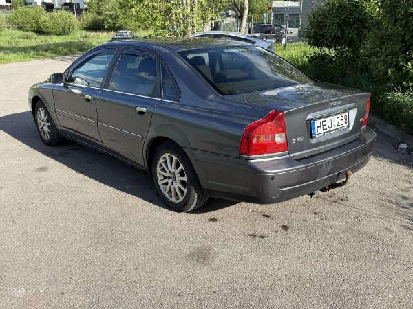 Pelēks Volvo S80 2004 Viļņa, ar dzinēja tilpumu 2.40 L un nobraukumu 329 tūkst. km par 1000 €, foto 6 vietnē AUTOMOTO.COM.LV