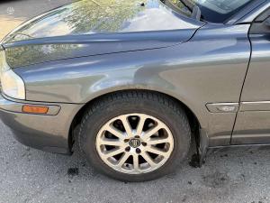 Grey Volvo S80 2004 in Vilnius, with an engine capacity of 2.40 L and mileage of 329 thousand km for 1000 €, photo 8 on AUTOMOTO.COM.LV
