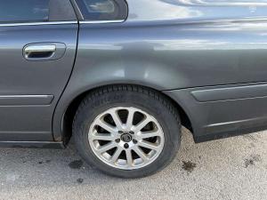Grey Volvo S80 2004 in Vilnius, with an engine capacity of 2.40 L and mileage of 329 thousand km for 1000 €, photo 11 on AUTOMOTO.COM.LV