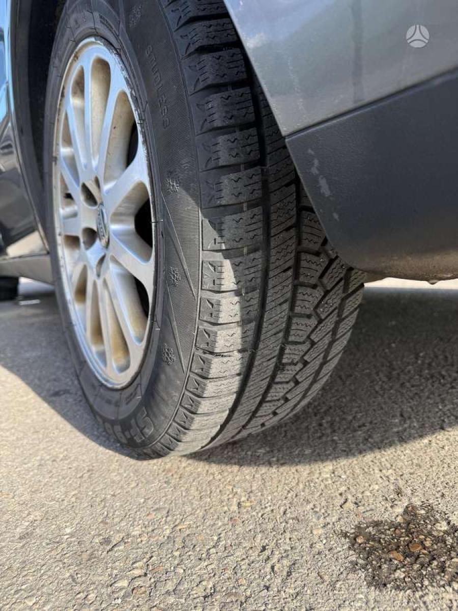 Grey Volvo S80 2004 in Vilnius, with an engine capacity of 2.40 L and mileage of 329 thousand km for 1000 €, photo 14 on AUTOMOTO.COM.LV