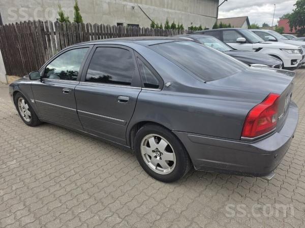 Pelēks Volvo S80 2004 Jelgava, ar dzinēja tilpumu 2.50 L un nobraukumu 298 tūkst. km par 1800 €, foto 2 vietnē AUTOMOTO.COM.LV