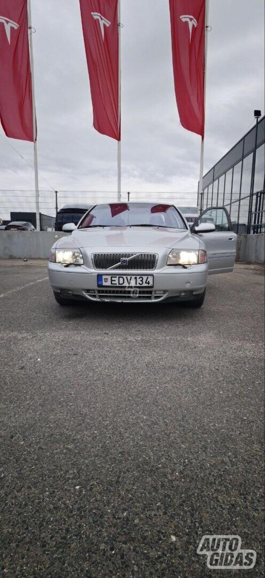 Pelēks Volvo S80 2004 Viļņa, ar dzinēja tilpumu 2.40 L un nobraukumu 231 tūkst. km par 750 €, foto 5 vietnē AUTOMOTO.COM.LV